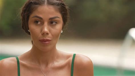 23 години по голям компютърджия разглезил Даниела