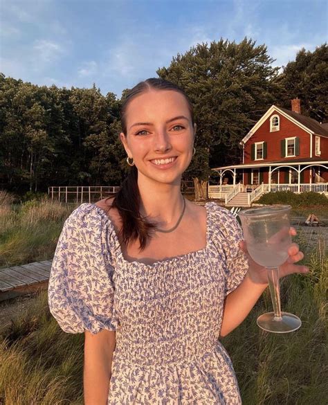 Pretty Girl Emily Sexy