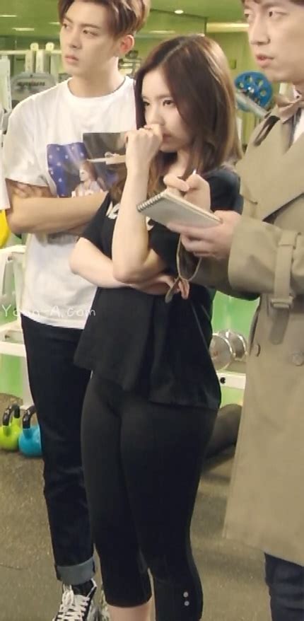 영상 아이린 의외의 허벅지 입덕짤 윤아저장소 KGIRLS NET