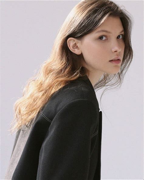 Model Elvina Mmg Models