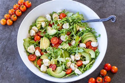 15 Minute Arugula Caprese Salad Momsdish