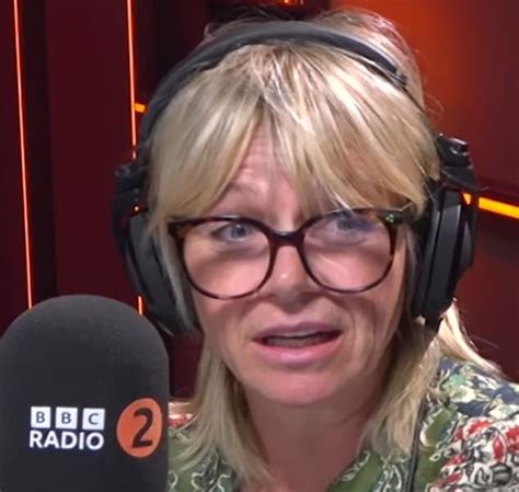 Zoe Ball Quits Bbc Radio 2 Breakfast Show Presenter Says She Is