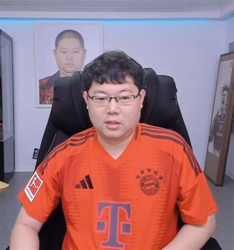 감스트 안경 근황 ㅋㅋㅋㅋㅋㅋㅋㅋ 유머 움짤 이슈 에펨코리아