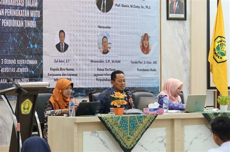 Wakil Rektor I Universitas Jember Standar Layanan Upt Perpustakaan