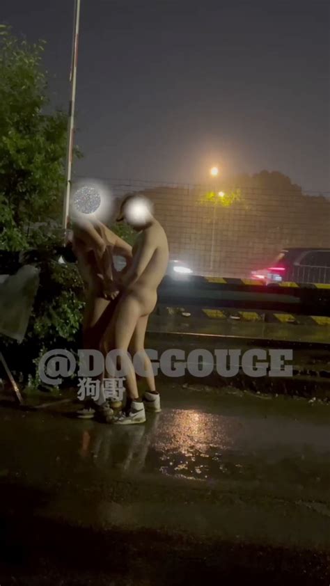 狗哥 on Twitter 大一体育生no 13 NO 3完 雨中野战被打桩机疯狂后入cao硬 DOGGOUGE