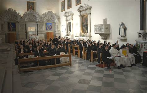 Uz dan posvećenog života Isus u mojoj lađi SLUŽBENICE MILOSRĐA