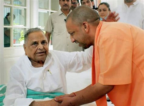 मुलायम सिंह यादव के निधन पर सीएम योगी ने जताया दुख कहा संघर्षशील युग