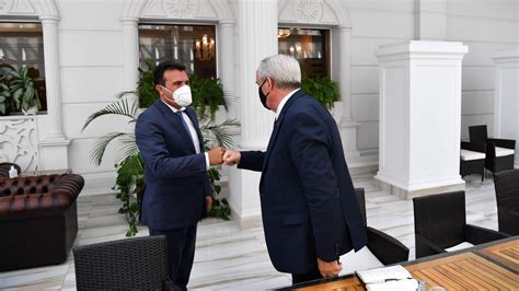 Средба на премиерот Заев со косовскиот амбасадор Дедај Честитки за формираната проевропска