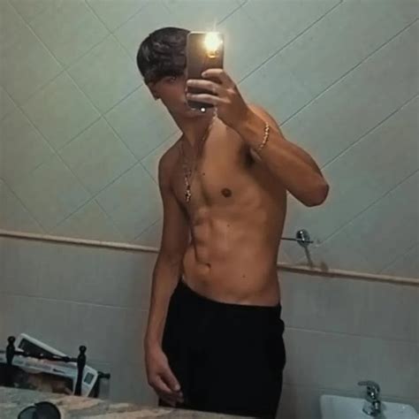 Francesco Farina Francescofarina • Threads Say More