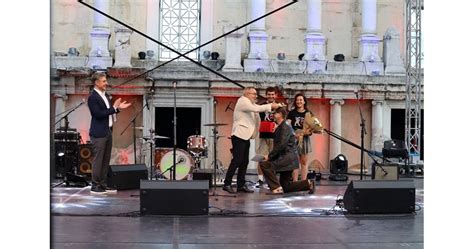 Валентин Дишев с голямата награда „Орфеев венец” на Пловдив чете