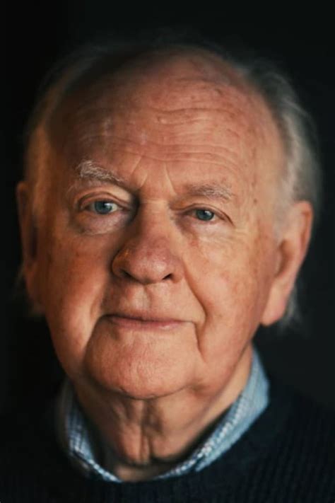Oliver Ford Davies About Entertainmentie
