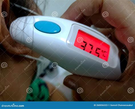Women Patient Checking Temperature By Ear Digital Thermometer Stock Image Image Of Life