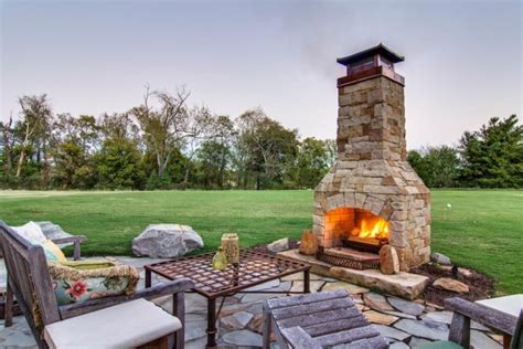 47 Unique Outdoor Fireplace Design Ideas