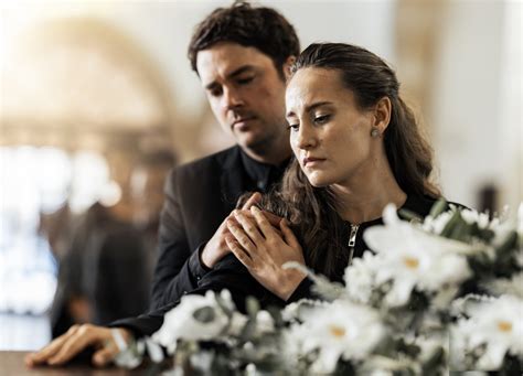 What Is Funeral Wake Traditions Meaning And Etiquette