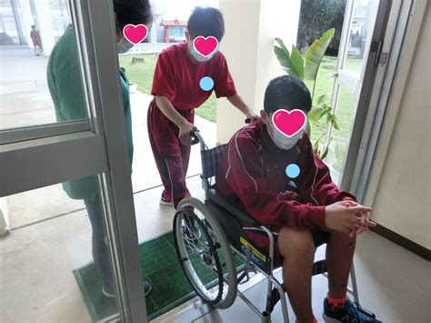 アイマスク介助体験車いす介助体験 与那原中学校 与那原町社会福祉協議会