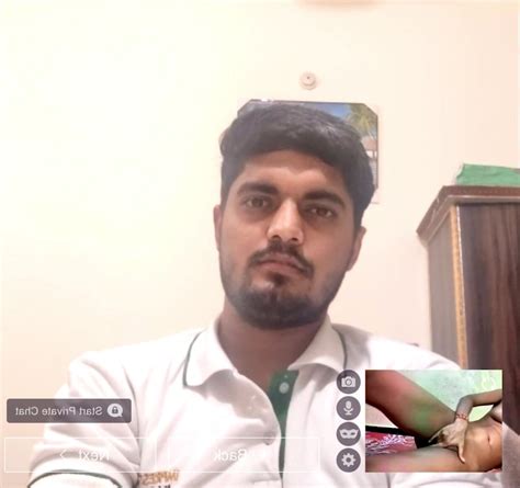 Handsome North Indian Guy With Big Cock Baited En Español