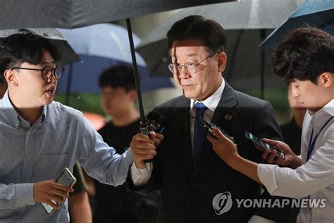 공직선거법 위반 1심 공판 출석하는 이재명 대표 연합뉴스