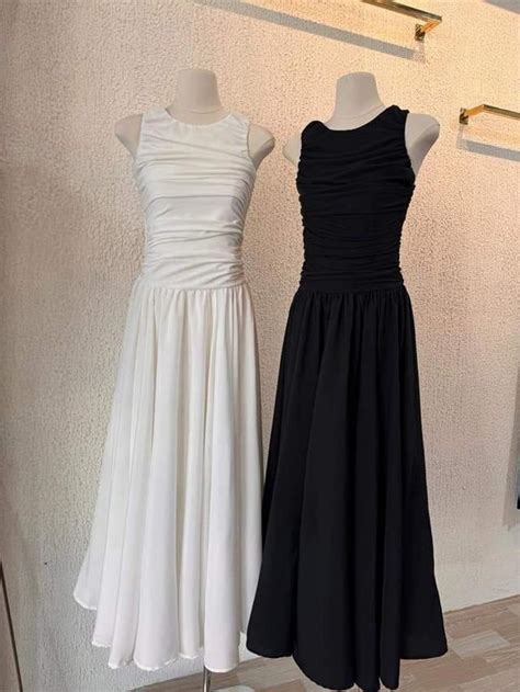 เดรสยาวเรียบหรู Ennxo