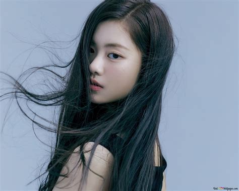 Kim Garam From Le Sserafim Kpop Girls Group 4k Wallpaper Download