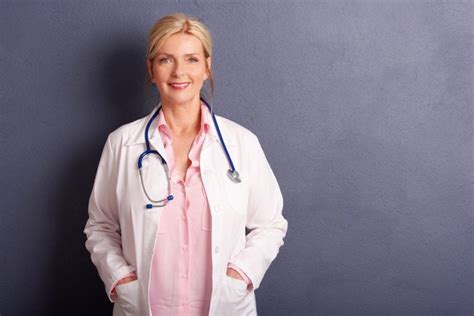 How Do I Display My Nursing Credentials