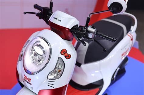 Honda Scoopy Hello Kitty CÓ GiÁ 1 600 Usd