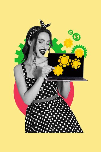 복합 트렌드 아트 워크 스케치 이미지 사진 콜라주 젊은 아가씨 브라우징 손 잡기 노트북 원격 작업 톱니 바퀴 핀업 스타일 헤어 드레스 20 24세에 대한 스톡 사진 및 기타