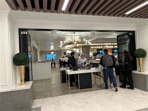 Photos Video Tour The New Great Maple Restaurant Now Open In Disney