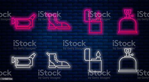 세트 라인 하이킹 부츠 라이터 시네마 카메라 및 캠핑 가스 스토브 벽돌 벽에 빛나는 네온 아이콘입니다 벡터 가열장치에 대한 스톡 벡터 아트 및 기타 이미지 Istock