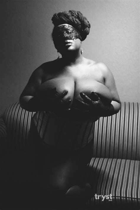 Filemm2 Min Boobpedia Encyclopedia Of Big Boobs