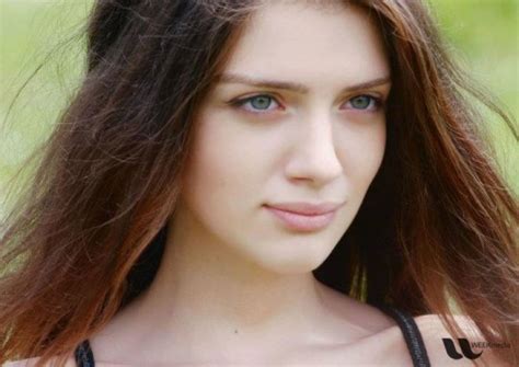 ქართველების ტომი უმშვენიერესია აღმოსავლეთში და შემიძლია ვთქვა მთელ ქვეყანაზედაც რას წერს