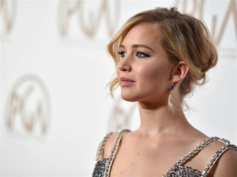 Jennifer Lawrence Finally Chooses To Pose Naked For Vanity Fair S Hollywood Issue The Independent