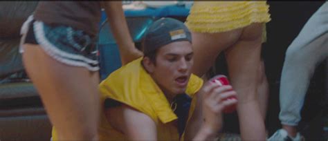 Naked Kherington Payne In No Strings Attached
