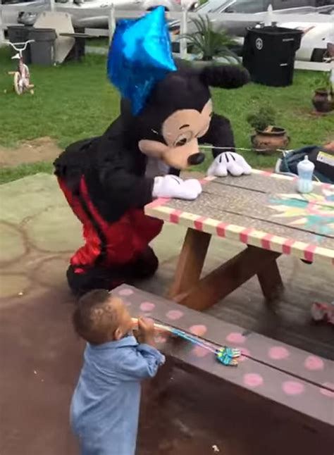 Mickey Mouse Twerks At A Infants Birthday In New Orleans Daily Mail