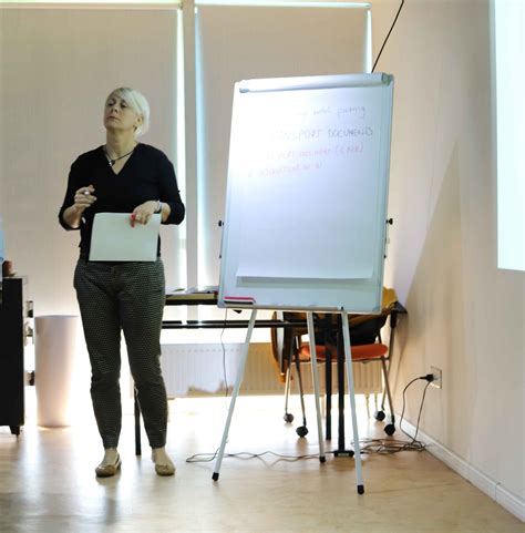 Монгол жолооч дэлхийн 70 гаруй улсад хүлээн зөвшөөрөгдсөн мэргэшсэн жолоочийн үнэмлэхийг