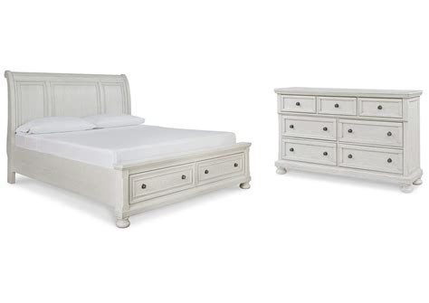 Robbinsdale Queen Panel Bed With Dresser