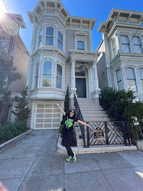 Nadia White Daughter Of The Devil On Twitter Fun Filled Day 😻😻😻😻😻 Yes That Is The House From