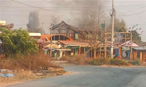 နောင်ချို စစ်ကောင်စီတပ် လေကြောင်းဗုံးကြဲတိုက်ခိုက်၊ နေအိမ်အများအပြား မီးလောင်ပျက်စီး နိုင