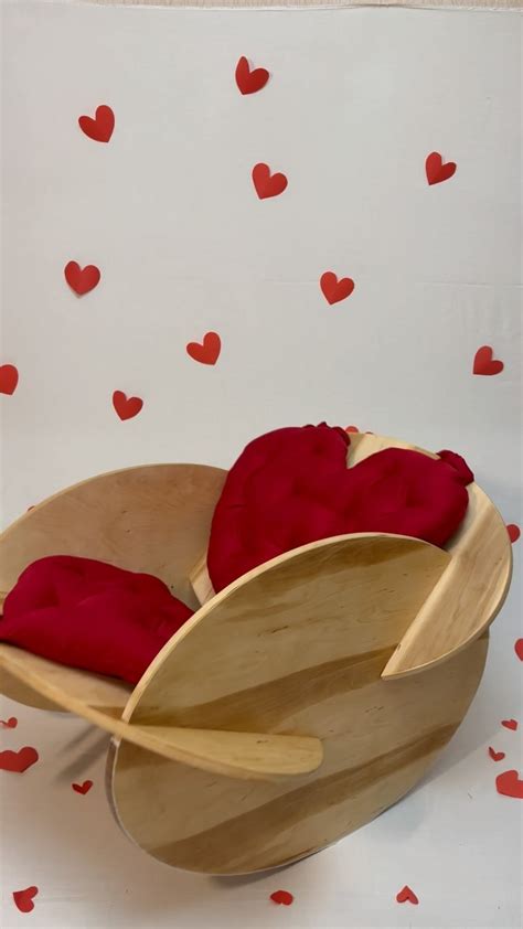 სარწეველა ნეტავ რა ფიქრობ 𝟑 და 𝟖 მარტითვის აჩუქე განსხვავებული ♥️სარწეველა • 𝐒𝐚𝐫𝐭𝐬𝐞𝐯𝐞𝐥𝐚