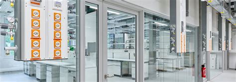 Sanitär Laboreinrichtungen der INNLAB AG aus Therwil