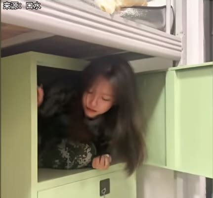 少帅下飞机是什么梗 芬小汇