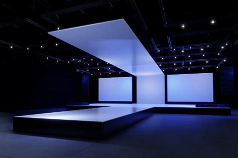 모형 및 기업 아이덴티티를 위한 빈 스테이지 디자인 Hall의 Displayplatform 요소 그래픽 리소스scene 이벤트에 대한 빈 화면 시스템은 야간 조명 스테이징