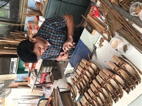 เรือพระที่นั่งสุพรรณหงส์จำลอง สร้างอาชีพกลุ่มเยาวชนต่อเรือ อยุธยา ทำรายได้หลักแสนบาทต่อเดือน