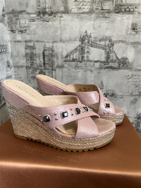 Розовые шлепки на высокой платформе — цена 338 грн в каталоге Шлепанцы Купить женские вещи по