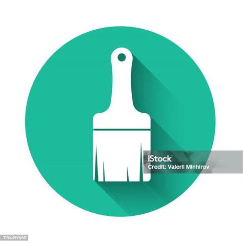 긴 그림자와 고립 된 흰색 페인트 브러시 아이콘입니다 녹색 원 버튼을 클릭 합니다 벡터 일러스트 가사 집안일에 대한 스톡 벡터 아트 및 기타 이미지 Istock
