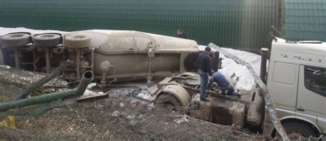 ქედაში მაგისტრალიდან სატვირთო ავტომობილი გადავარდა Batumelebi • ავტოსაგზაო შემთხვევა ქედა