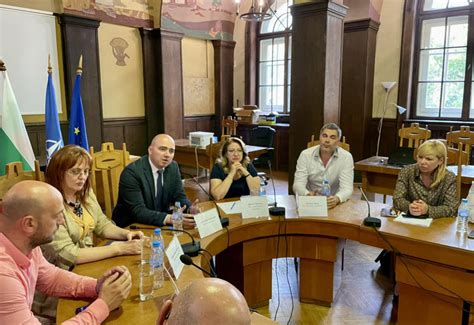 Служебният министър на туризма д р Илин Димитров е на двудневно посещение по българското