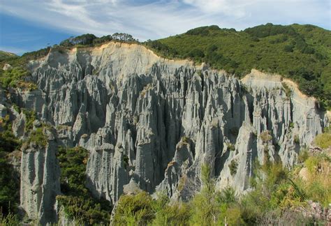 Putangirua Pinnacles Lookout This Photo Of The Putangirua Flickr