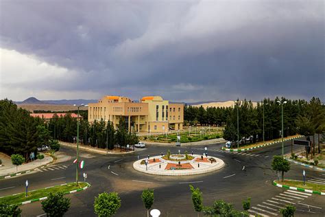 روز بارانی و جلوه گری بهار در دانشگاه بیرجند ۱۱ اردیبهشت‌ماه ۱۴۰۲ به