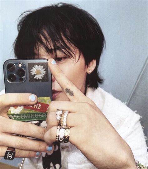 Kwon Jiyong Smoking Appreciation Blog G Dragon G Dragon Fashion Bigbang Kwon Jiyong Smoking Appreciation Blog G Dragon G Dragon Fashion Bigbang