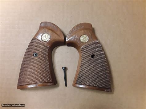COLT PYTHON GRIPS